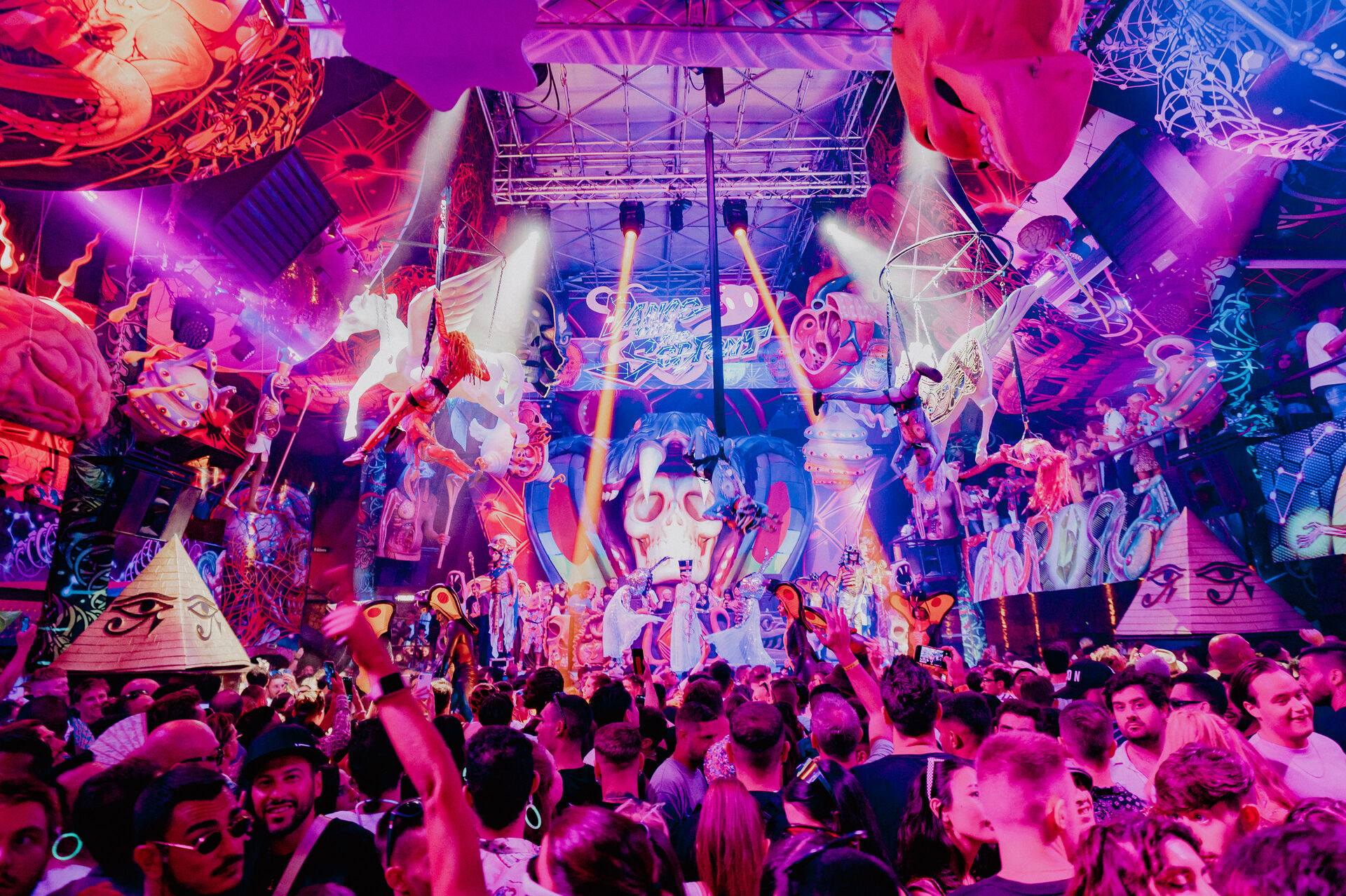 Elrow llega a la Quinta Región en enero del 2026 | The Piwke